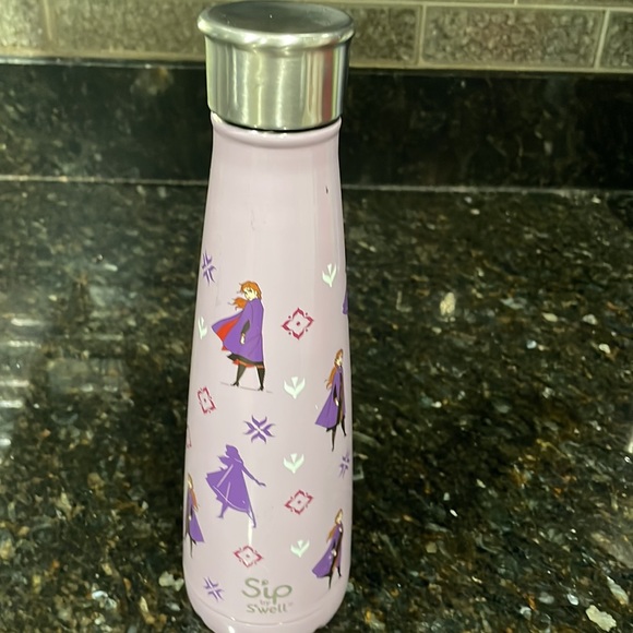 Sip by Swell Disney | Dining | Sip By Swell Disneys Anna From Frozen 2 ...